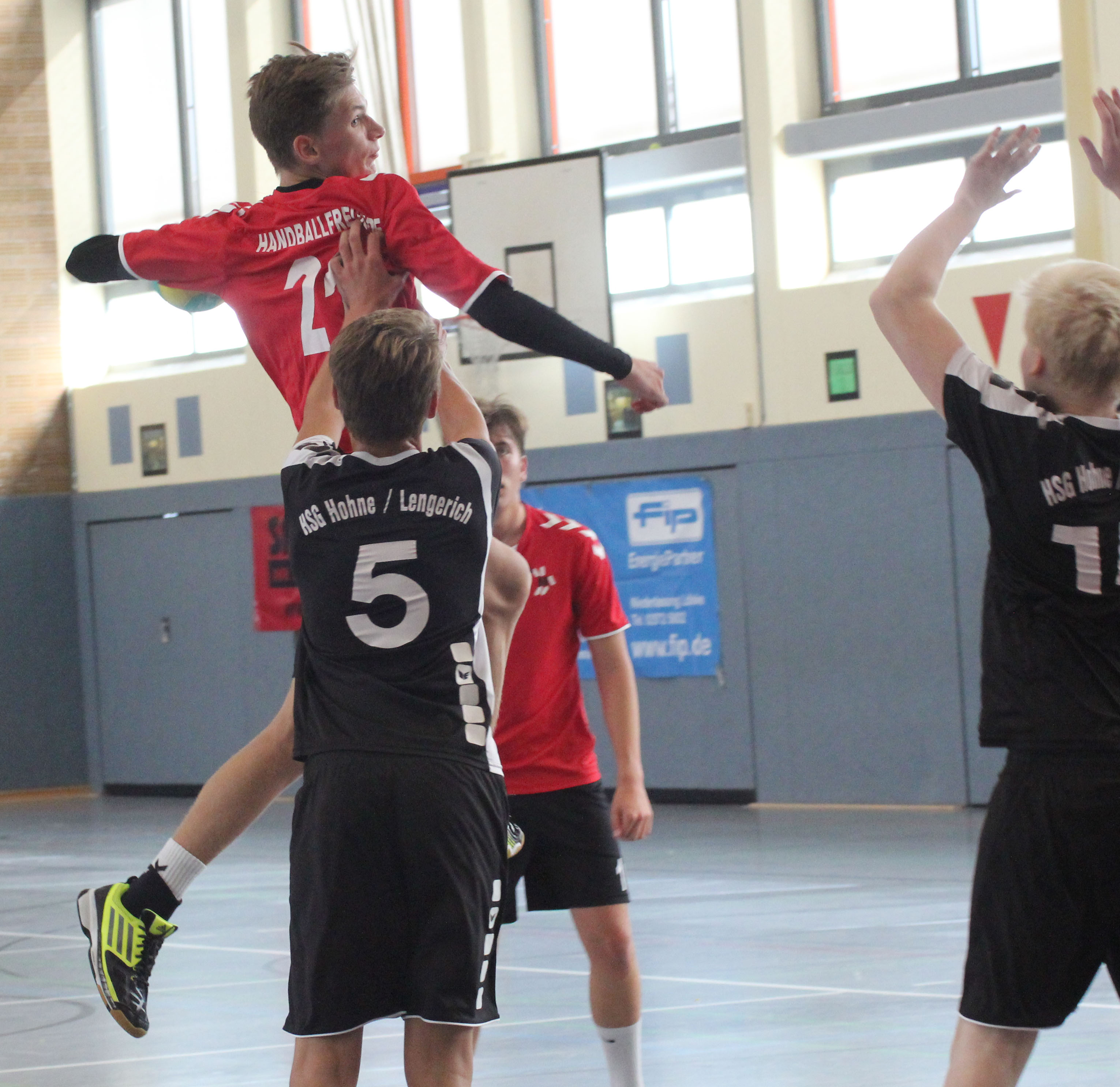 Meisterschafts-Vorentscheidung im Spitzenspiel? | Handballfreunde ...